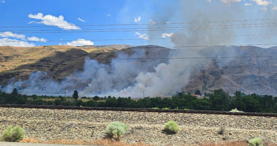 Brush fire burns 3 acres in East Wenatchee | Local News ...