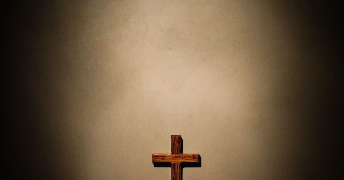 Relic hunter brings religious collection — including crucifixion cross wood — to US | Family ...