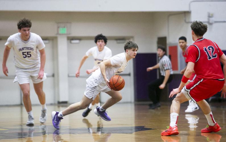 PHOTO GALLERY: Wenatchee vs Eisenhower (boys basketball ...