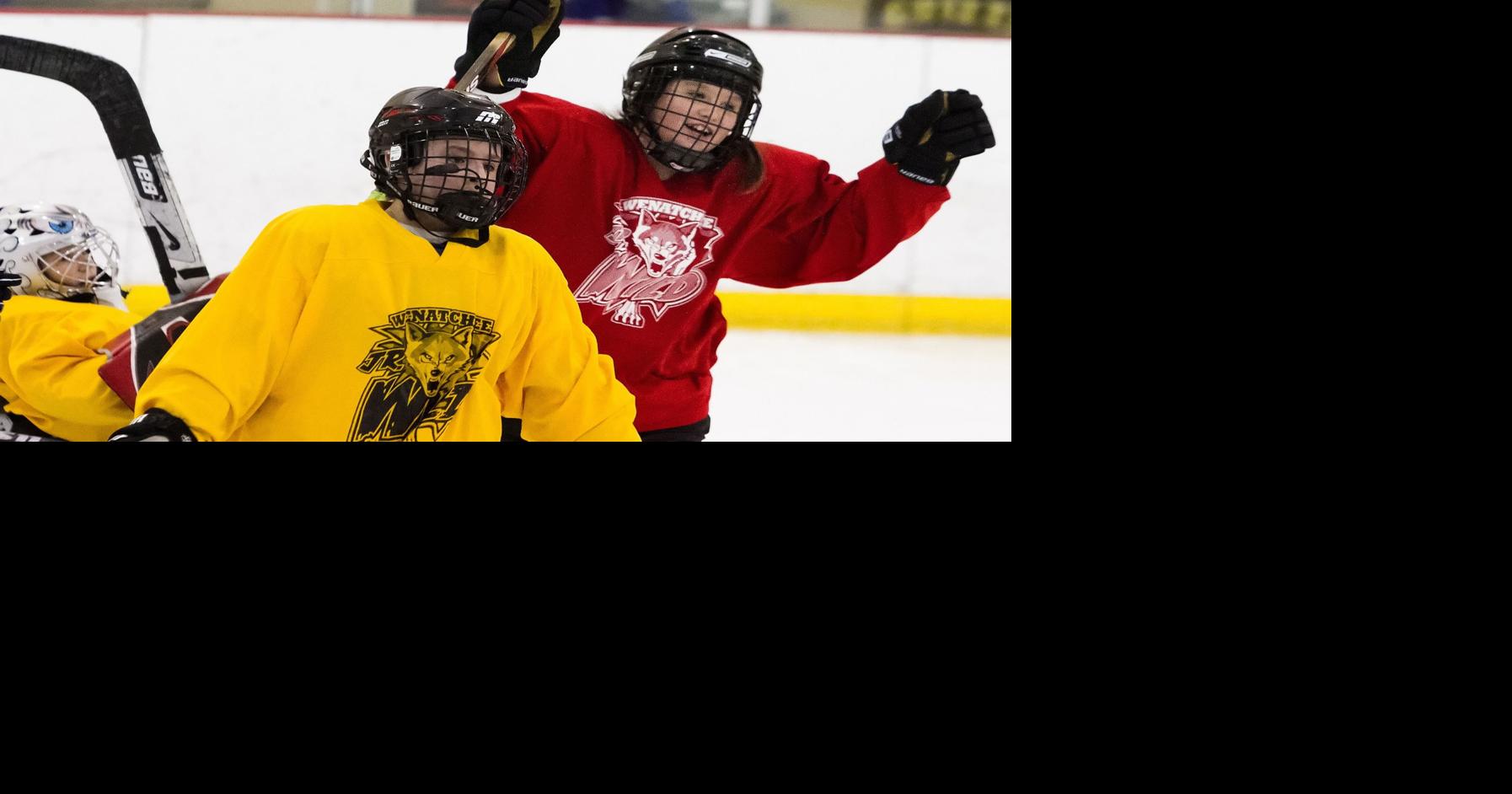 These girls can slap a puck | Sports | wenatcheeworld.com