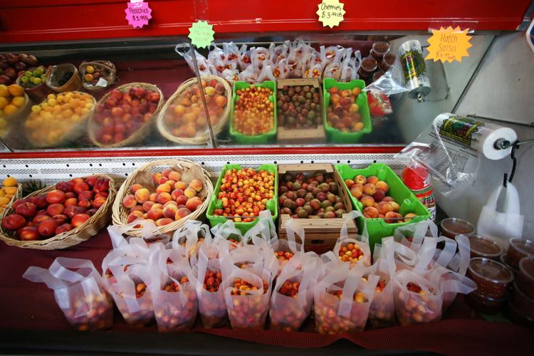PHOTO GALLERY: Lake Entiat Fruit Stand | | wenatcheeworld.com