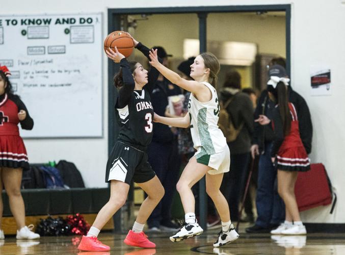 Tuesday High School Roundup | Chelan boys upset by Omak basketball ...