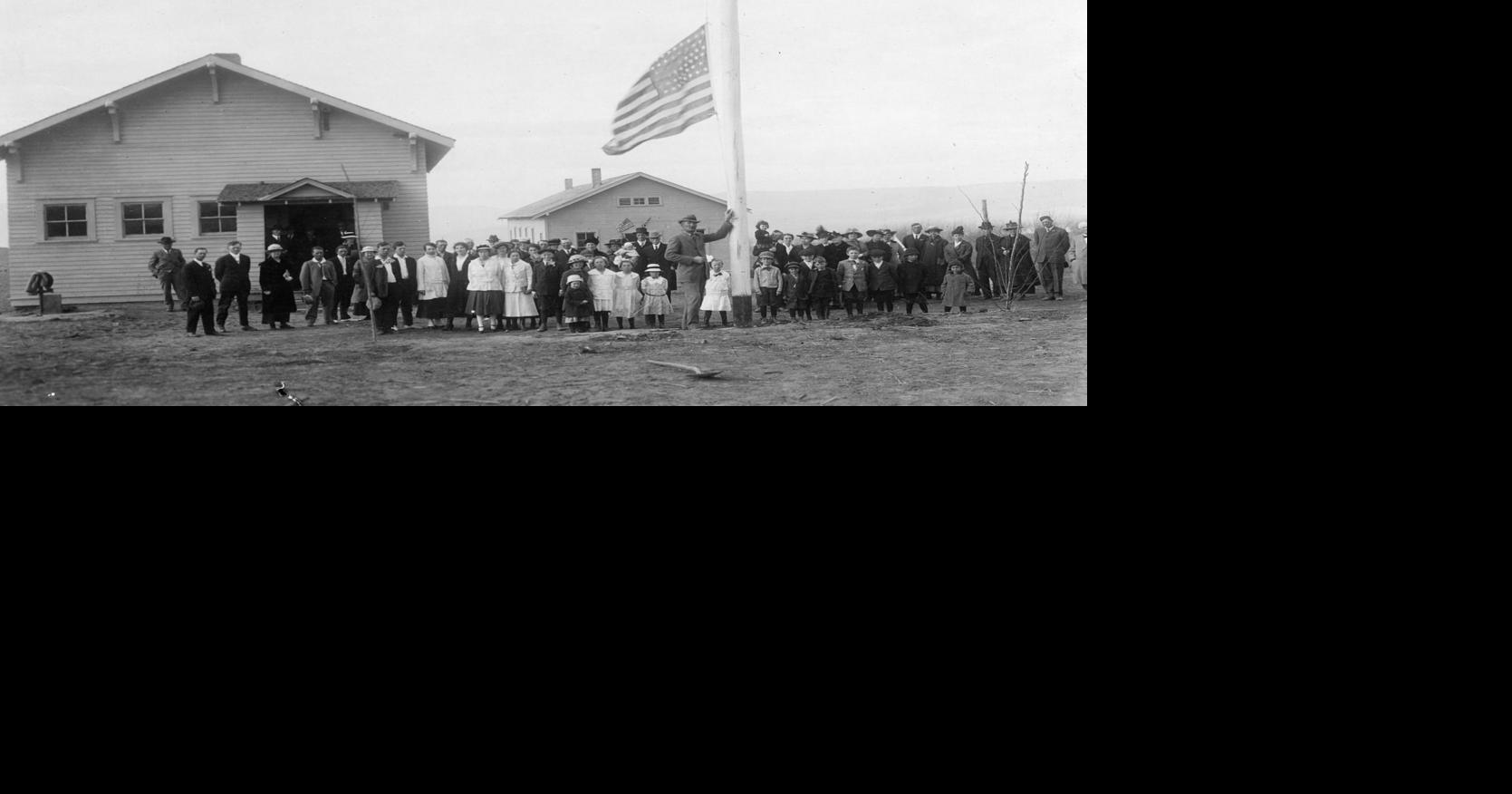 Old news: New flagpole for Wenatchee Heights School in 1917 | Local ...