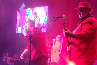 Manson winery to host edgy, top 40 songs by Sin City, '80s pop hits by ...