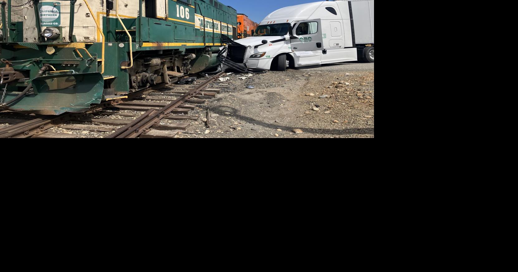 Train hits semi truck in Wenatchee, no injuries | News | wenatcheeworld.com
