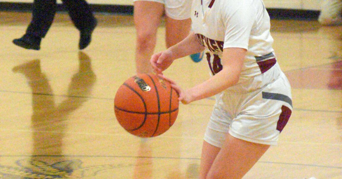 Despite changes in lineup, girls outdistance Entiat | Empire Press ...