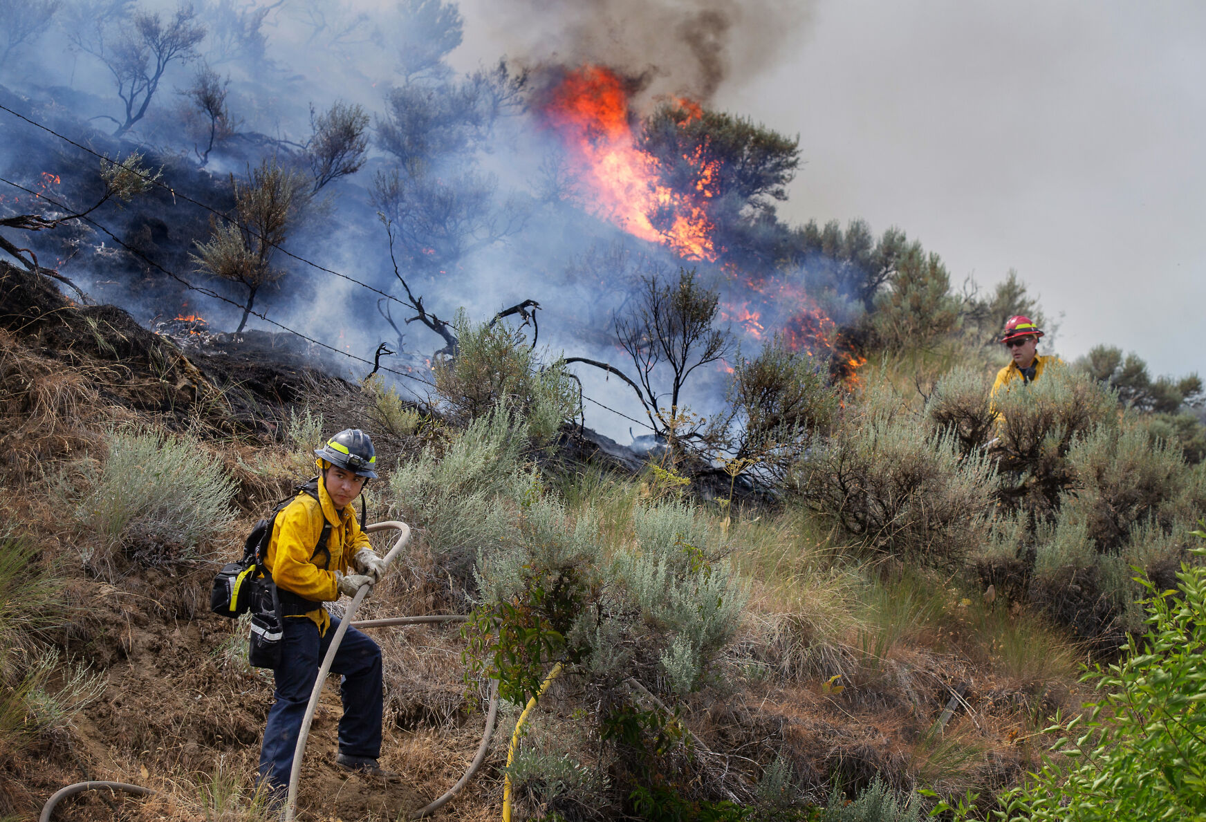 South Wenatchee fire 100% contained but not yet extinguished ...