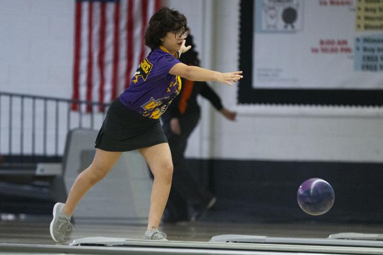 PHOTO GALLERY: Wenatchee Vs. Davis (bowling) | News | wenatcheeworld.com