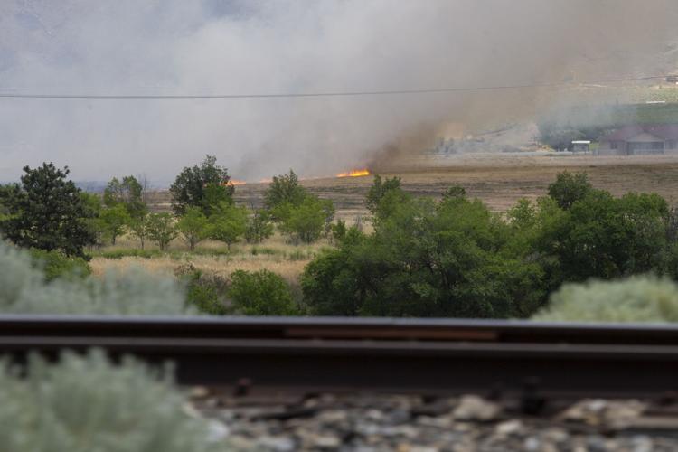 Brush fire burns 3 acres in East Wenatchee | Local News ...