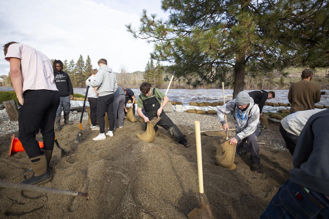 Thousands without power in Chelan County amid floods and mudslides ...