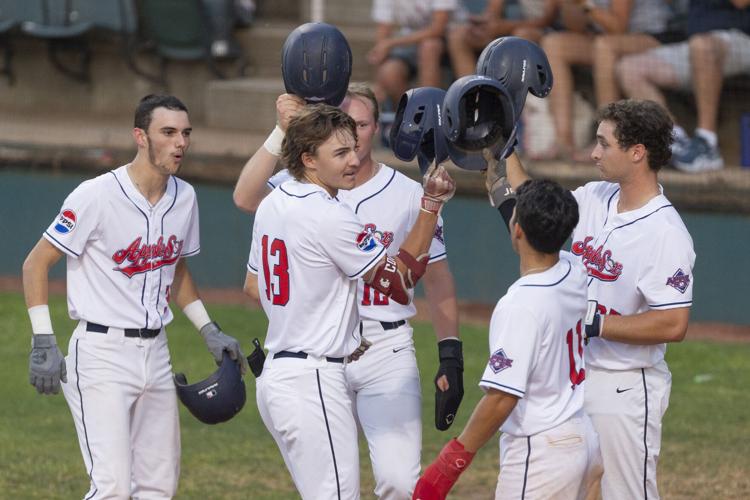 PHOTO GALLERY: Applesox vs Riverhawks | | wenatcheeworld.com