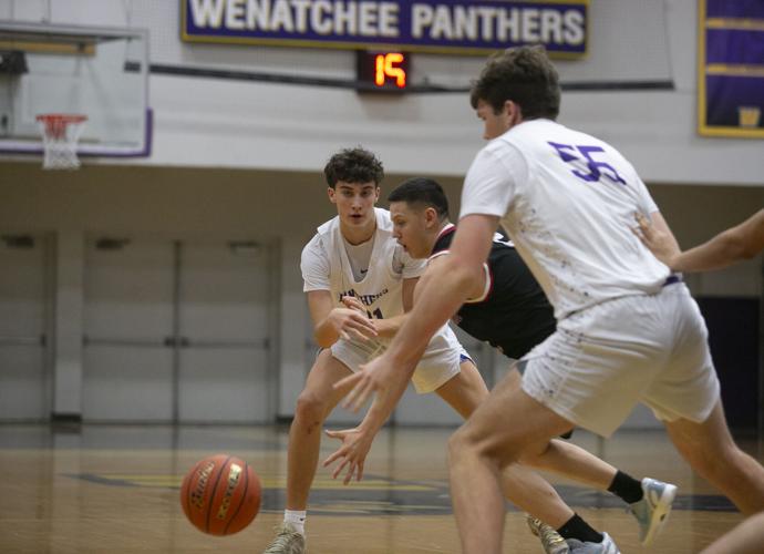 PHOTO GALLERY: Wenatchee vs Sunnyside (Boys basketball ...