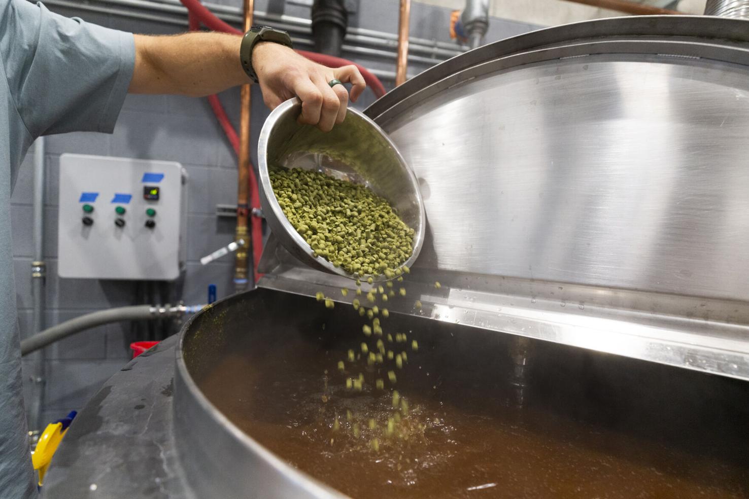'Long time coming': Pinnacle Beerworks starts pouring in Wenatchee ...