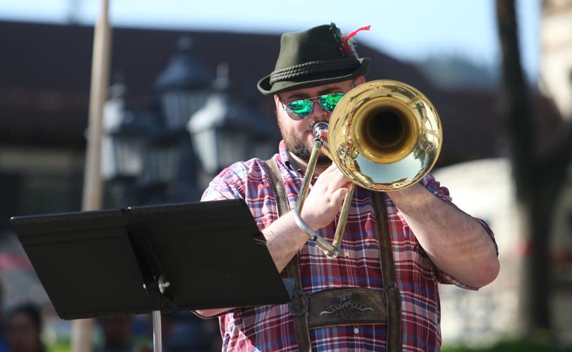 PHOTO GALLERY: Leavenworth International Alphorn Festival Concert ...