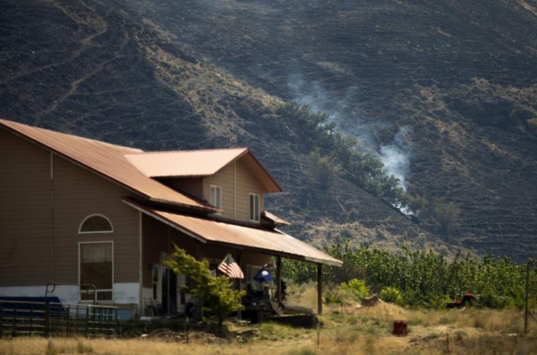 Photo gallery: Colockum Fire burns south of Wenatchee | Local News ...
