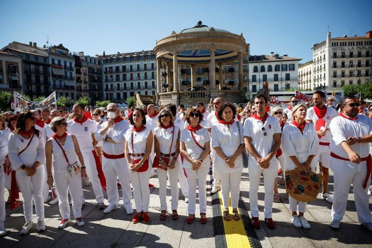 Rape report sparks protests at Spain's Pamplona bull-running festival ...