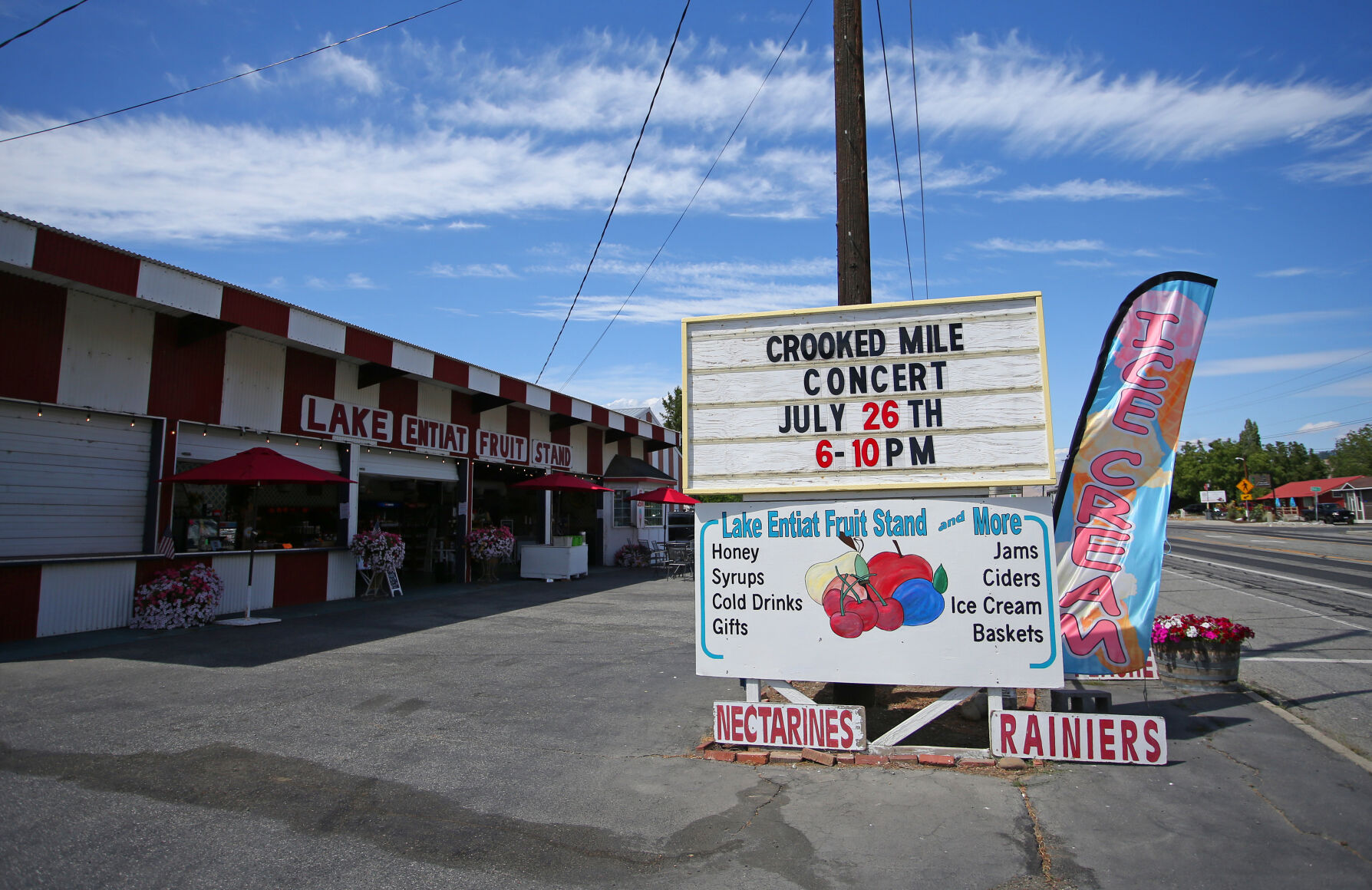 PHOTO GALLERY: Lake Entiat Fruit Stand | | wenatcheeworld.com