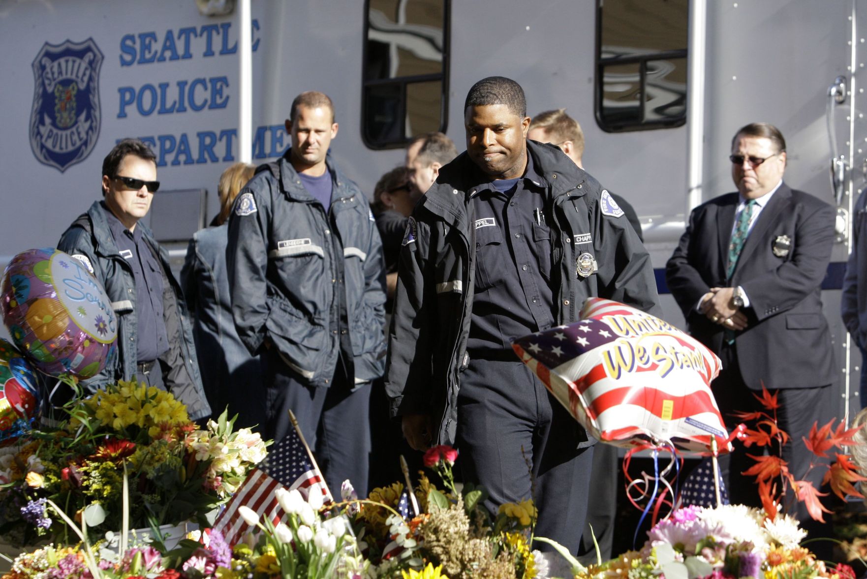 Memorial service set for slain officer | Northwest News ...