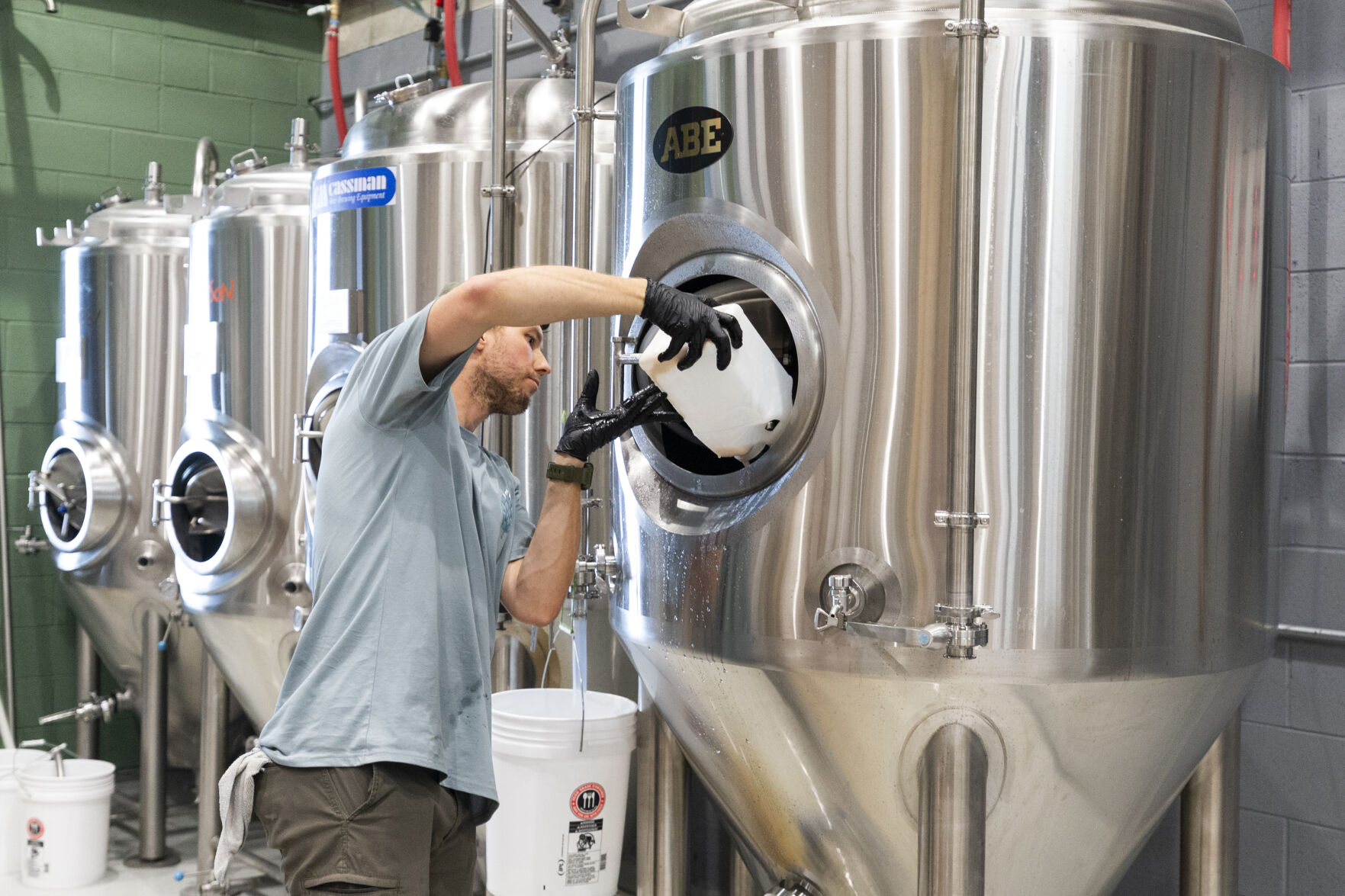 'Long time coming': Pinnacle Beerworks starts pouring in Wenatchee ...