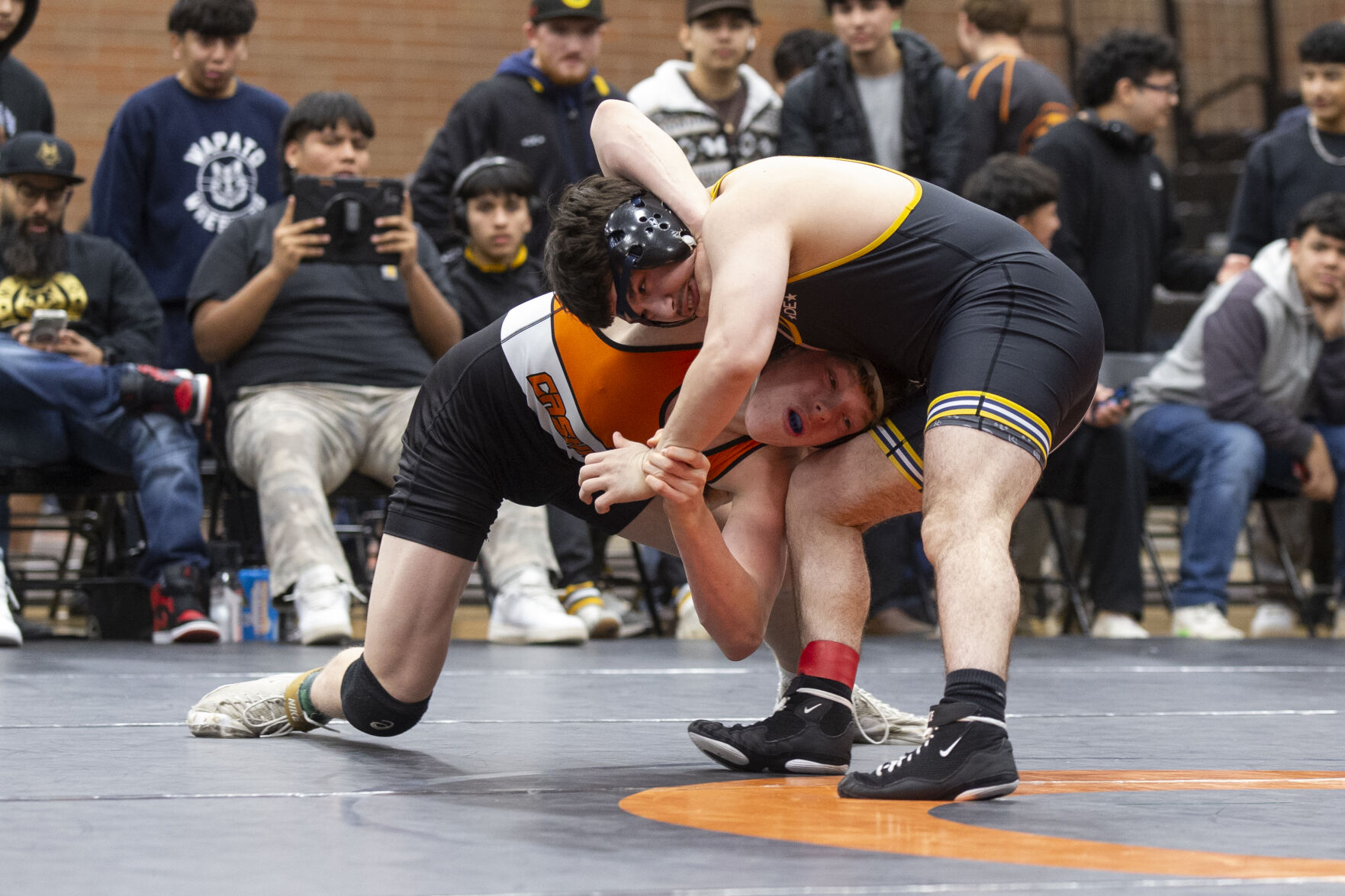 Thursday High School Roundup | No. 8 Cashmere wrestling holds their own ...