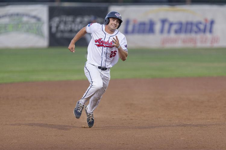 PHOTO GALLERY: Applesox vs Riverhawks | | wenatcheeworld.com