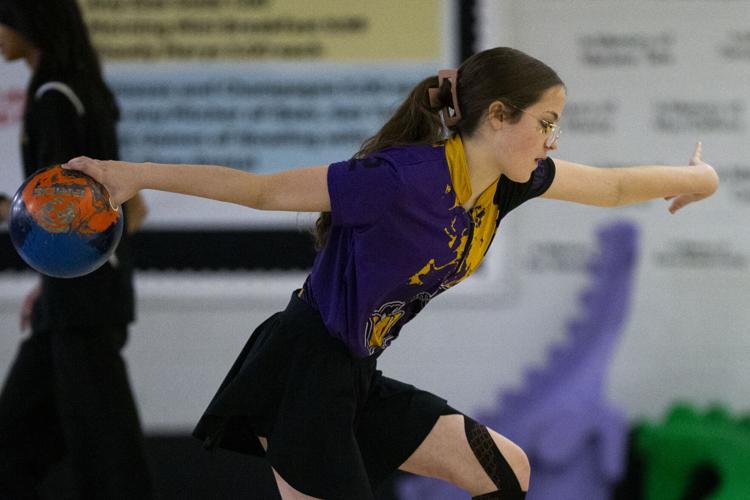 PHOTO GALLERY: Wenatchee Vs. Davis (bowling) | News | wenatcheeworld.com