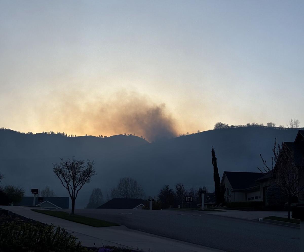 Fires break out at Joe’s, Colonial Vista and Wenatchee Foothills ...