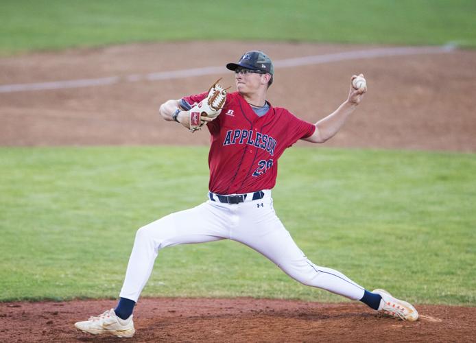 Photo gallery: AppleSox defeat Nanaimo NightOwls 5-1 | | wenatcheeworld.com