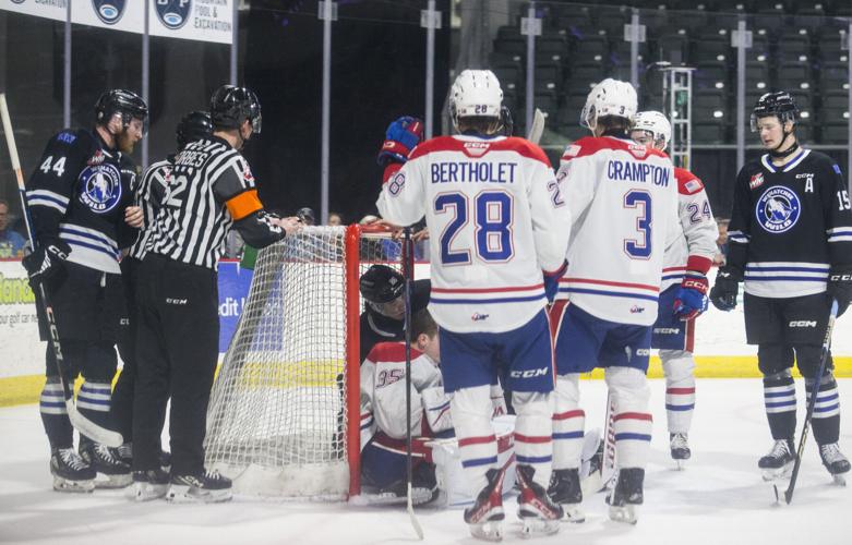 Photo Gallery: Wenatchee Wild defeats Spokane 3-1 | | wenatcheeworld.com