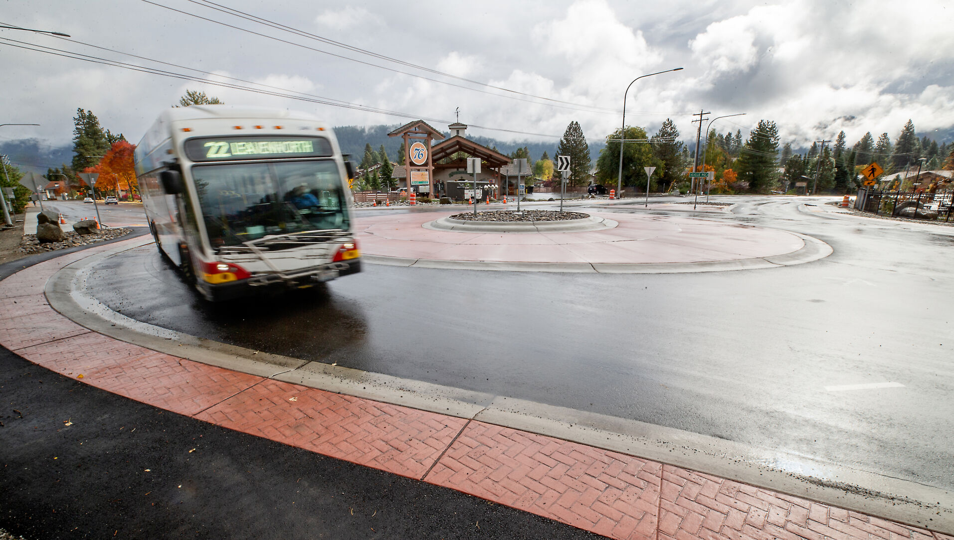 New Leavenworth roundabout completed, ribbon-cutting ceremony next week ...