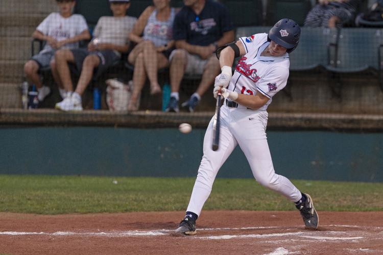 PHOTO GALLERY: Applesox vs Riverhawks | | wenatcheeworld.com