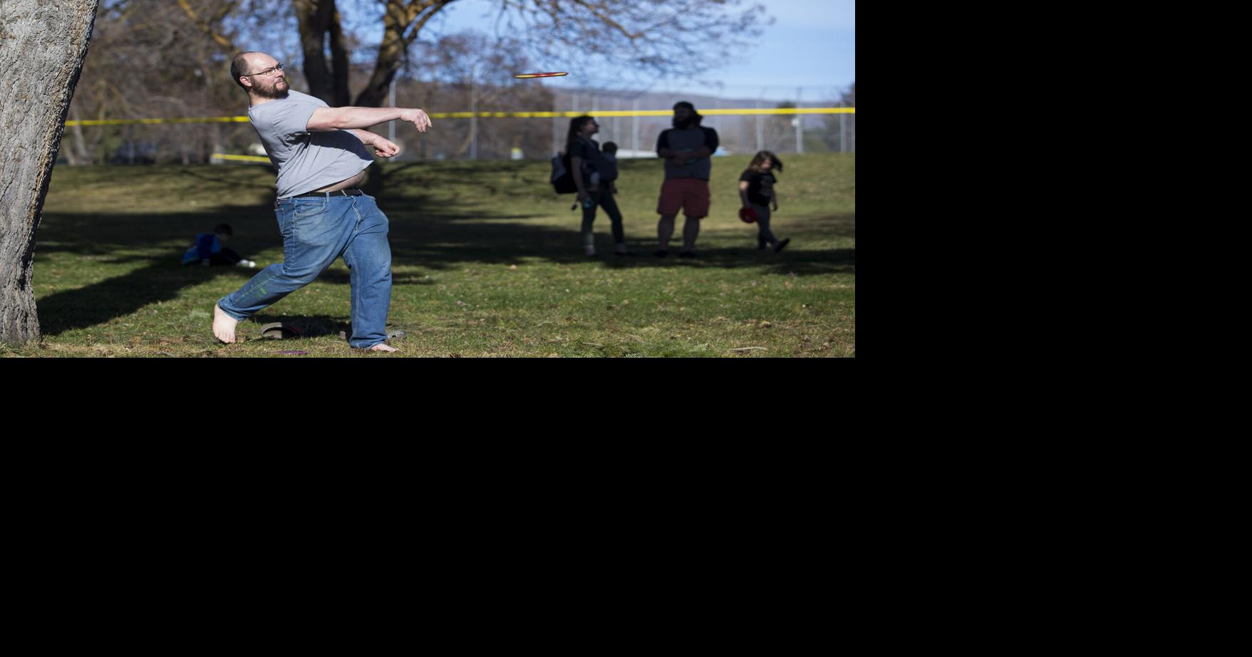 Photos: Spring disc golf | Local News | wenatcheeworld.com
