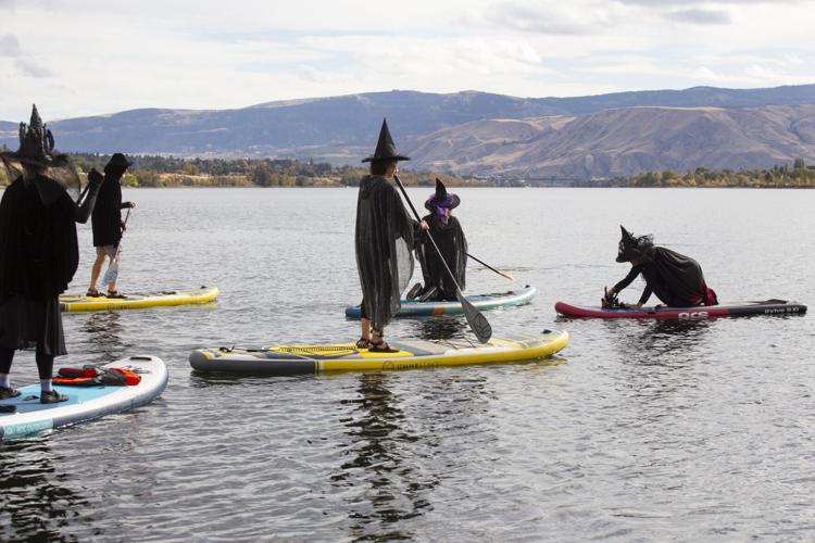 PHOTO GALLERY: Wenatchee Witch and Warlock Paddle | News ...