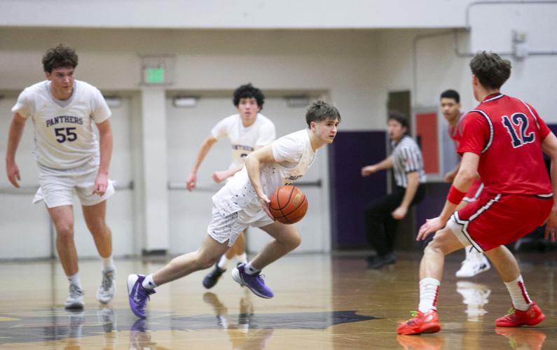Friday High School Roundup | Wenatchee basketball battles Eisenhower ...