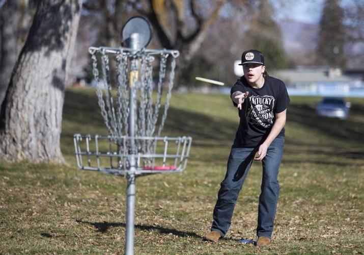 Photos: Spring disc golf | Local News | wenatcheeworld.com