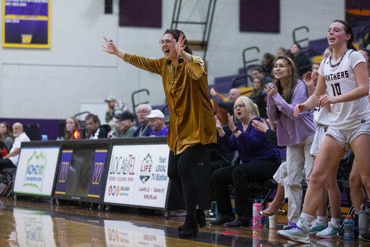 PHOTO GALLERY: Wenatchee vs Post Falls | Sports | wenatcheeworld.com