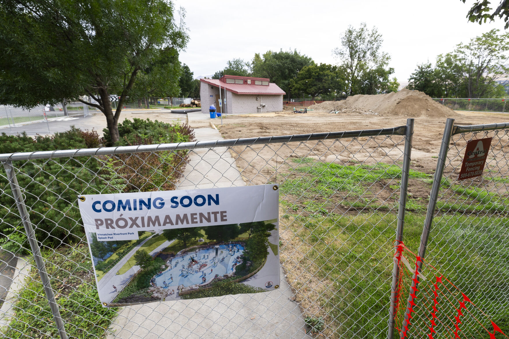 Wenatchee Riverfront Park splash pad takes shape — but wait. There's an ...
