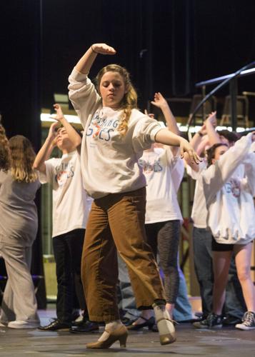 Wenatchee High School performs 'Anything Goes' musical set in ...