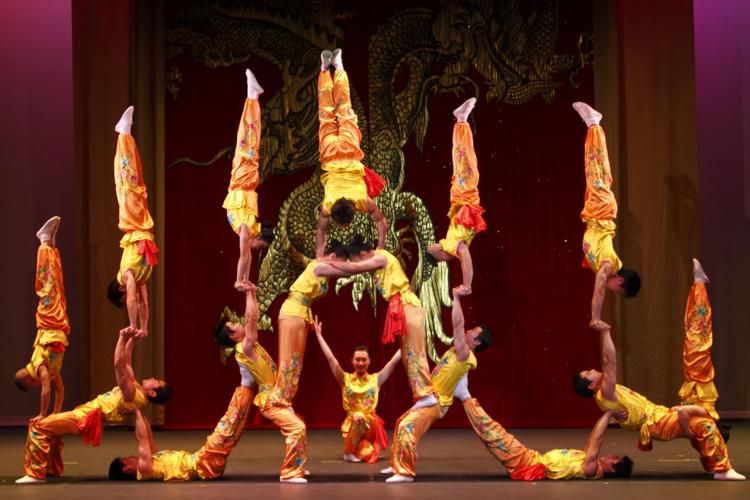 Chinese acrobats tumble, juggle, contort and balance on stage | GO ...