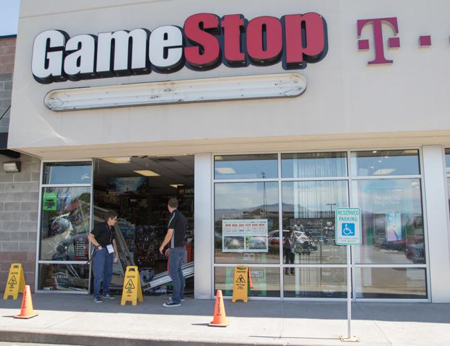 GameStop storefront damaged in auto accident | News | wenatcheeworld.com