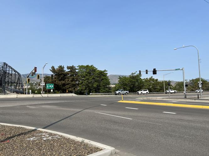 East Wenatchee permanently ends the left turn to Ninth Street from ...