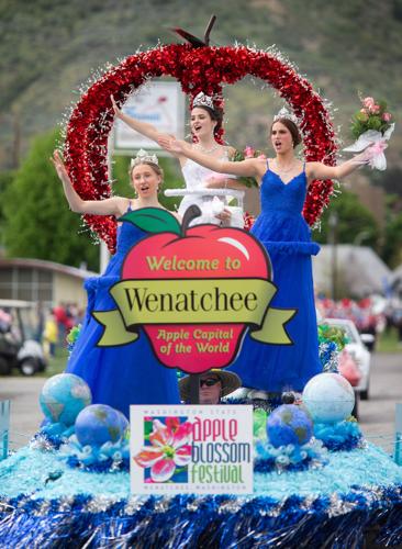 Photo gallery: Apple Blossom's big parade | Apple Blossom Festival ...