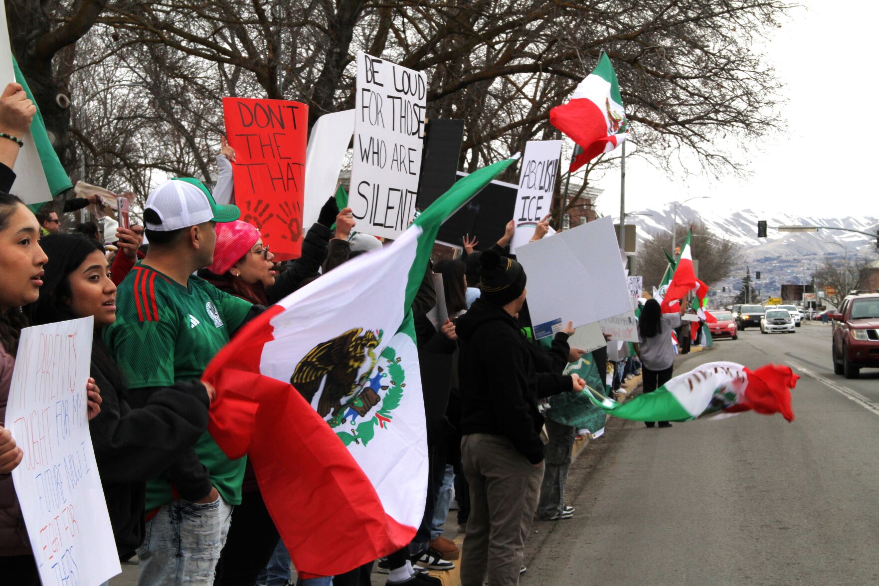 Wenatchee protesters rally against ICE raids, call for immigrant rights ...