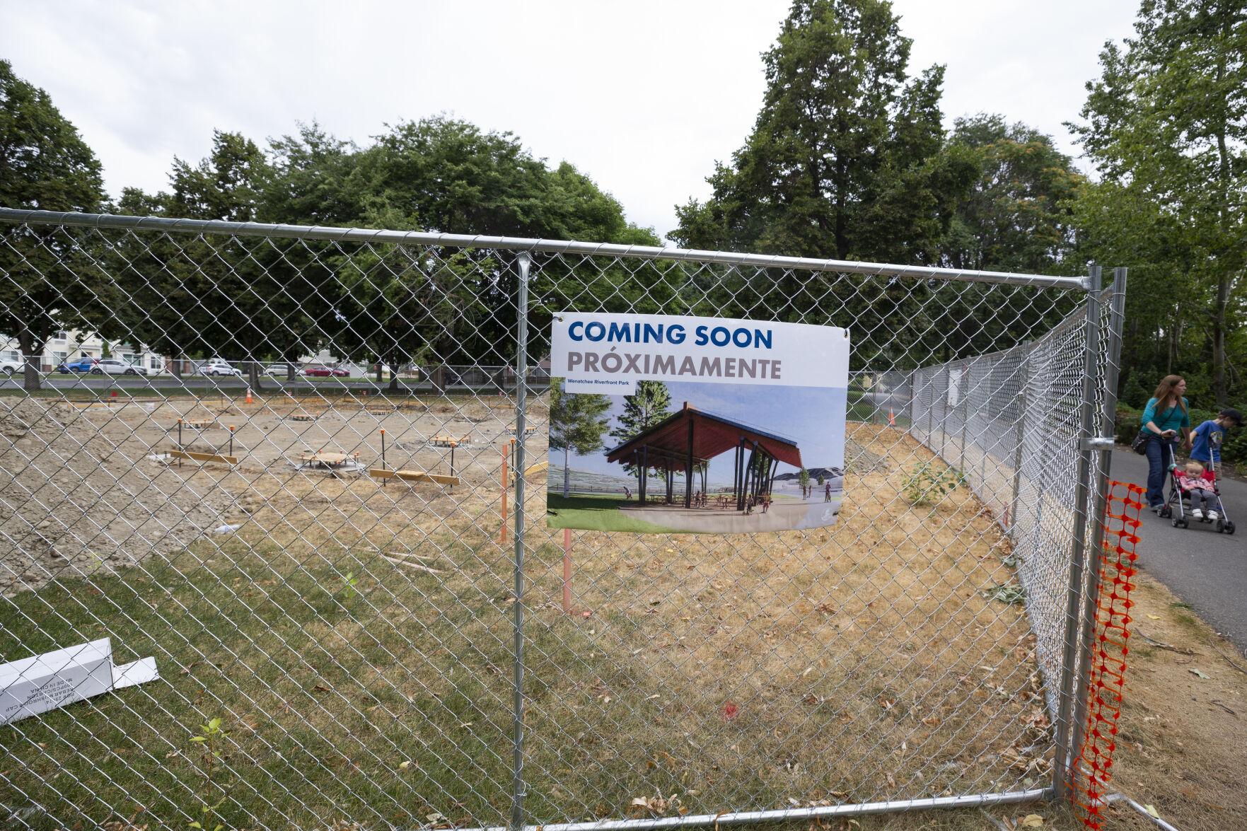 Wenatchee Riverfront Park splash pad takes shape — but wait. There's an ...