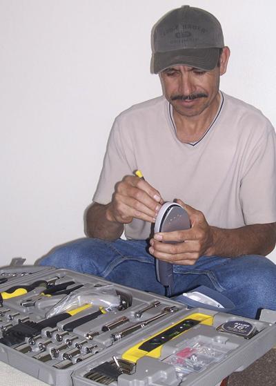 Un hombre que lo arregla todo | Local News | wenatcheeworld.com