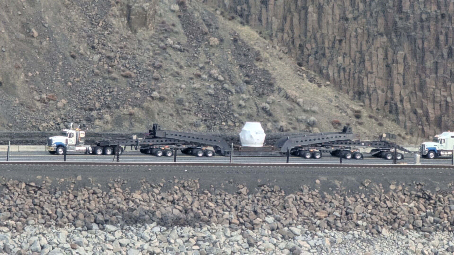 Alien spacecraft? No: 1st air-filled U5 runner hub arrives at Rock ...