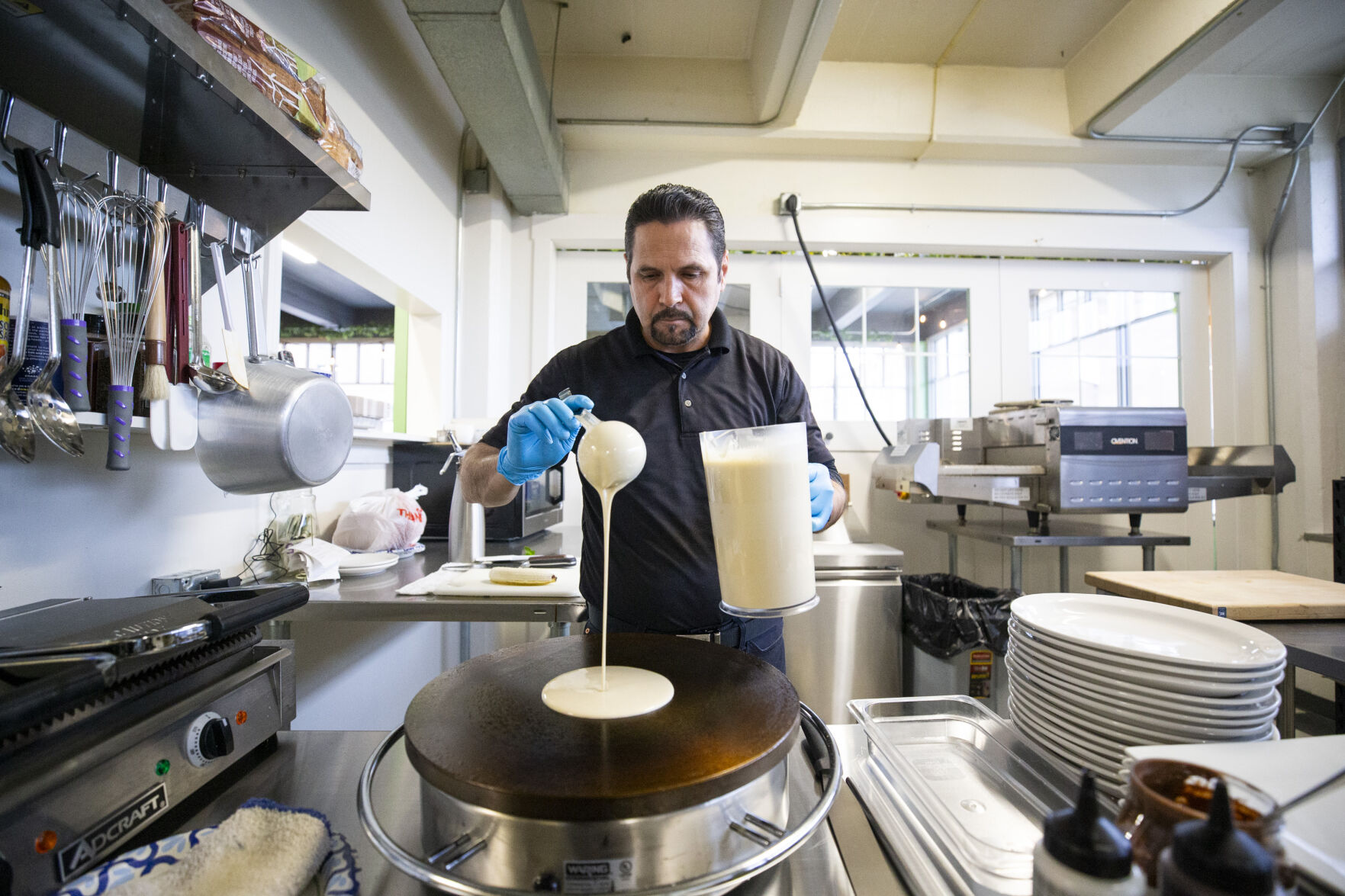 Culinary couple open Leandro’s Cafe and Bistro in Wenatchee's Columbia ...