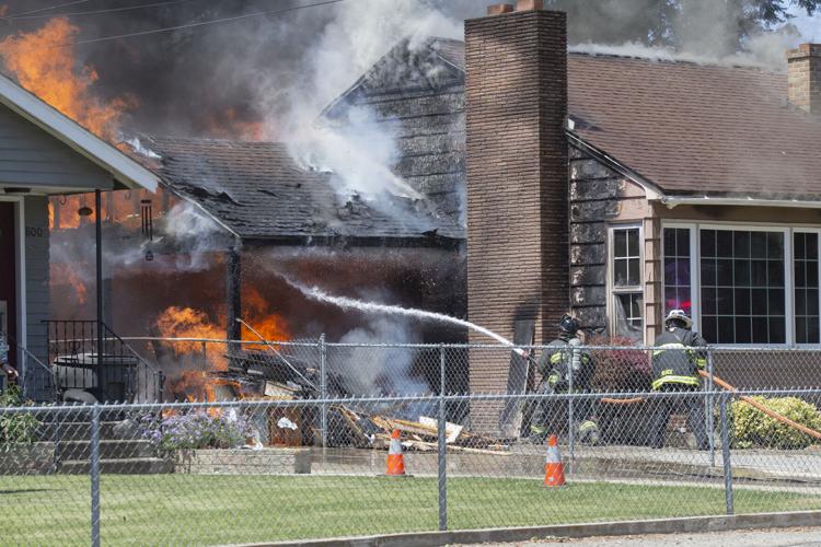 PHOTO GALLERY: Structure Fire | News | wenatcheeworld.com