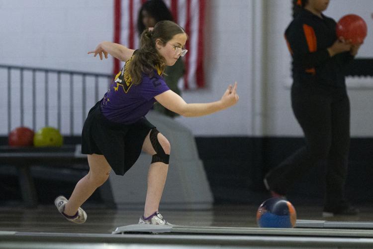 PHOTO GALLERY: Wenatchee Vs. Davis (bowling) | News | wenatcheeworld.com