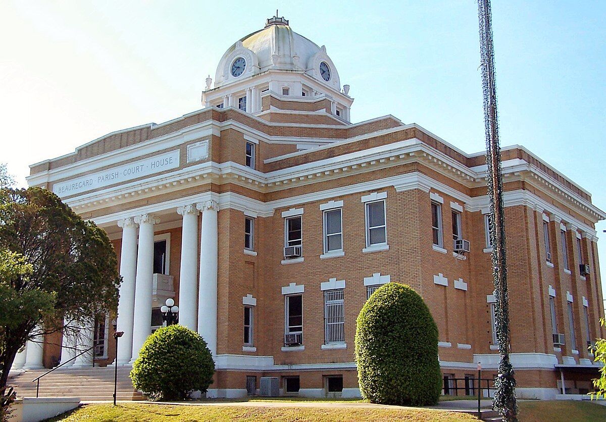 BOMB THREAT: Beauregard Parish Courthouse in DeRidder evacuated for ...